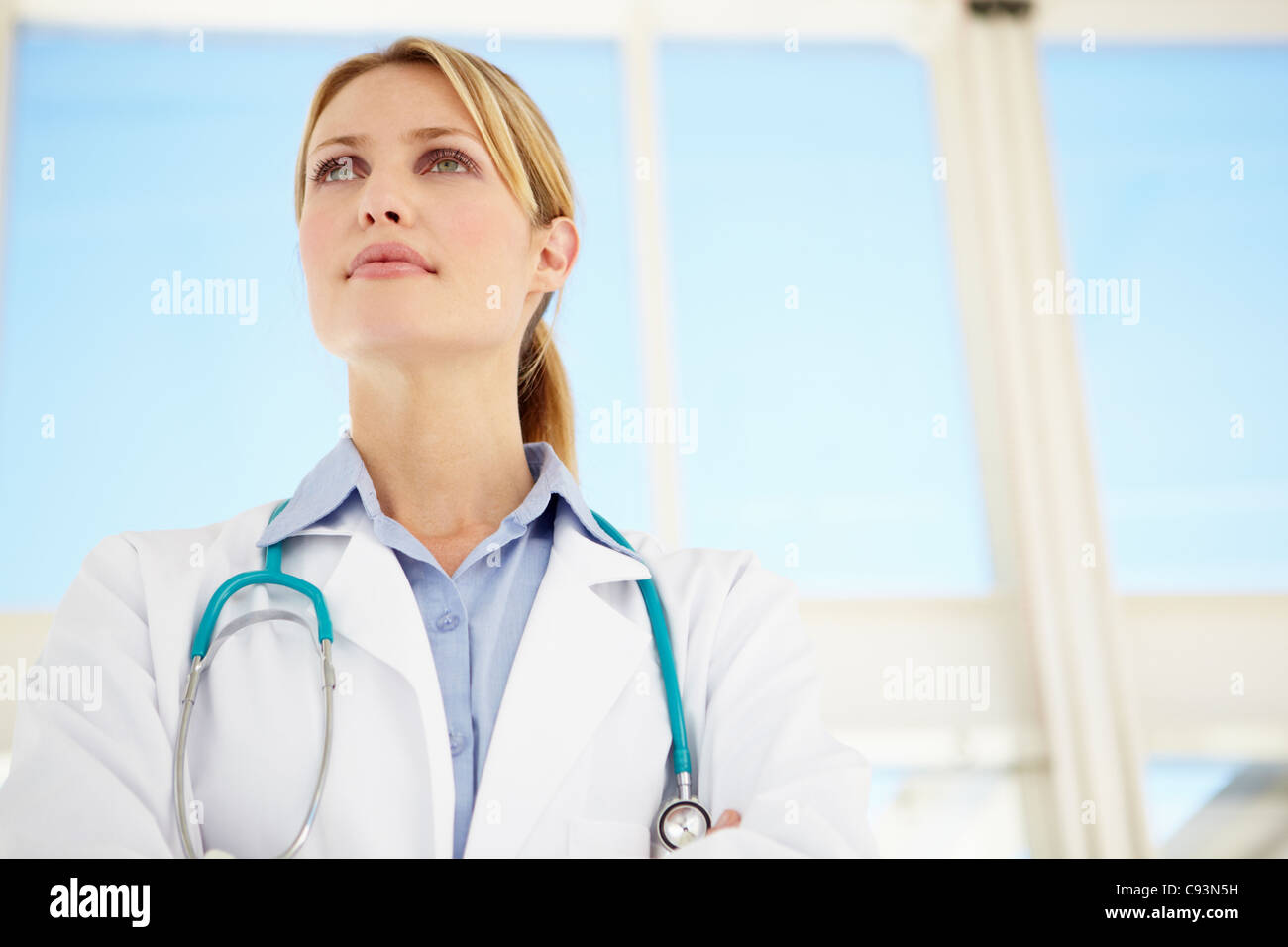 Doctor female in uniform hi-res stock photography and images - Alamy