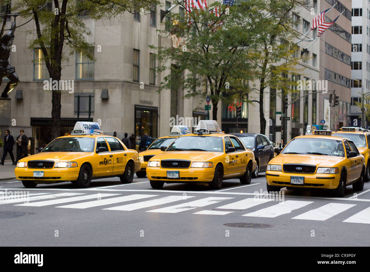 Cabs in new york city hi-res stock photography and images - Alamy