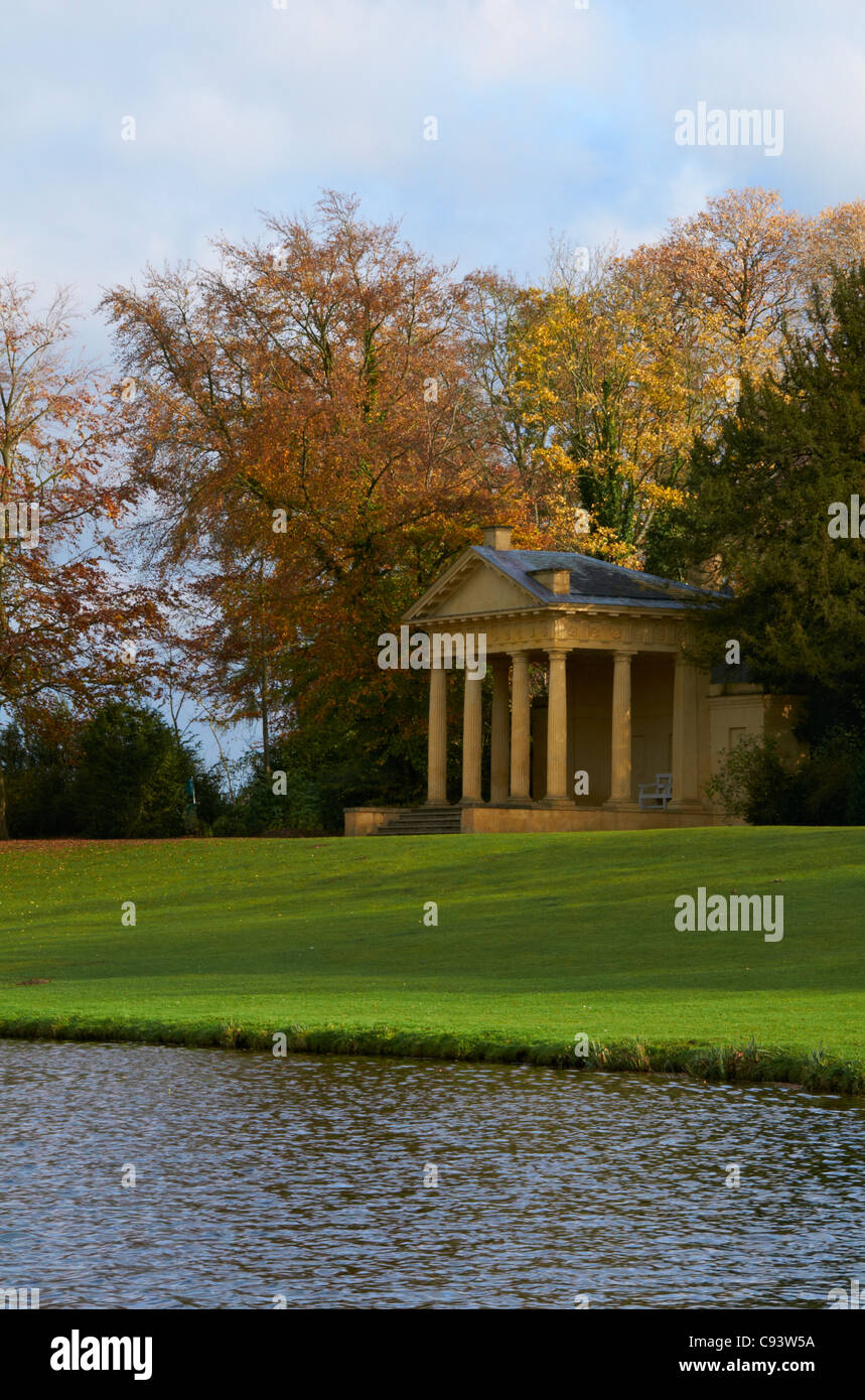 Temple in the Beautiful Stowe Gardens in North Buckinghamshire Stock ...