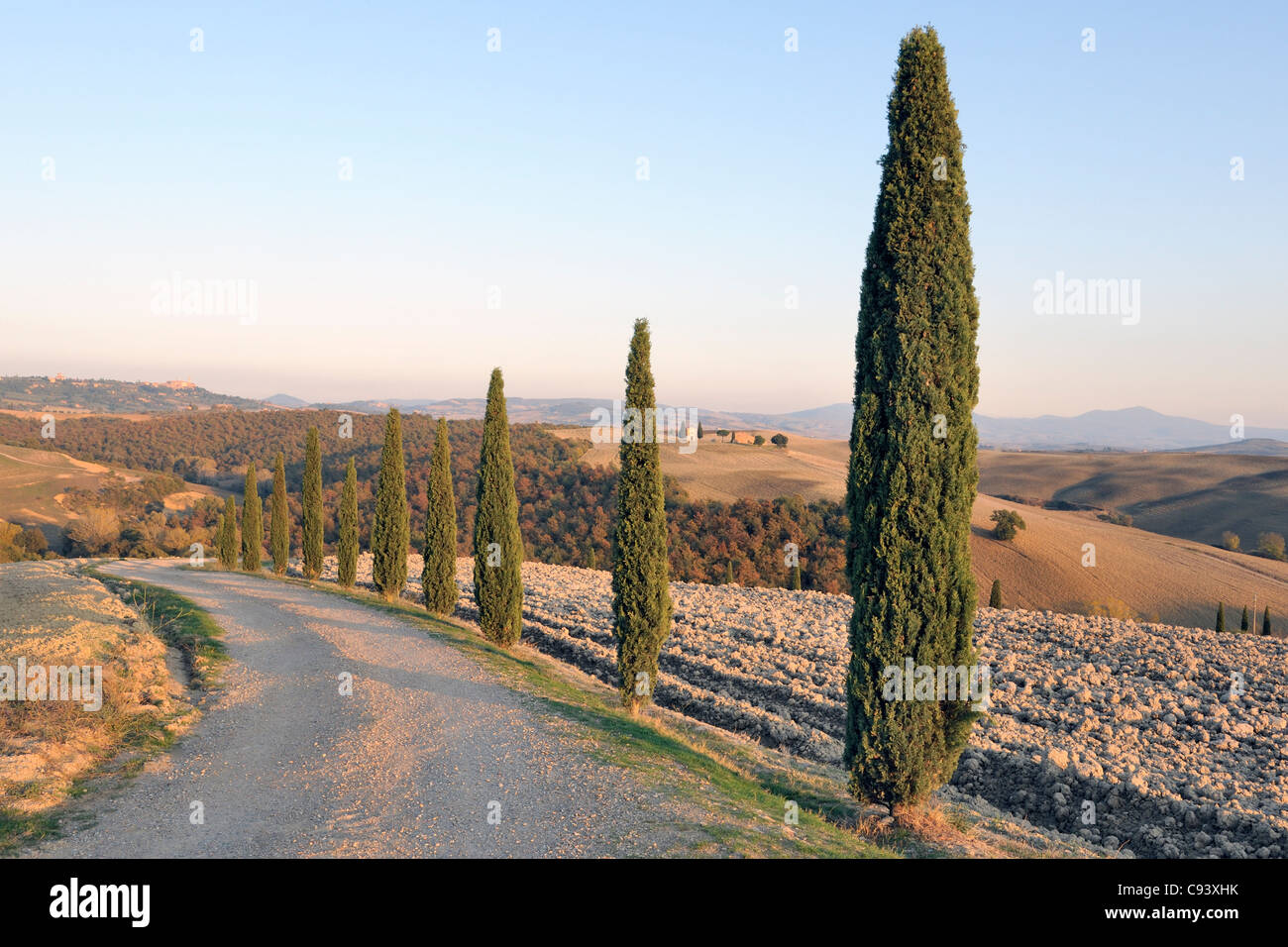 Tuscan hillside town hi-res stock photography and images - Alamy
