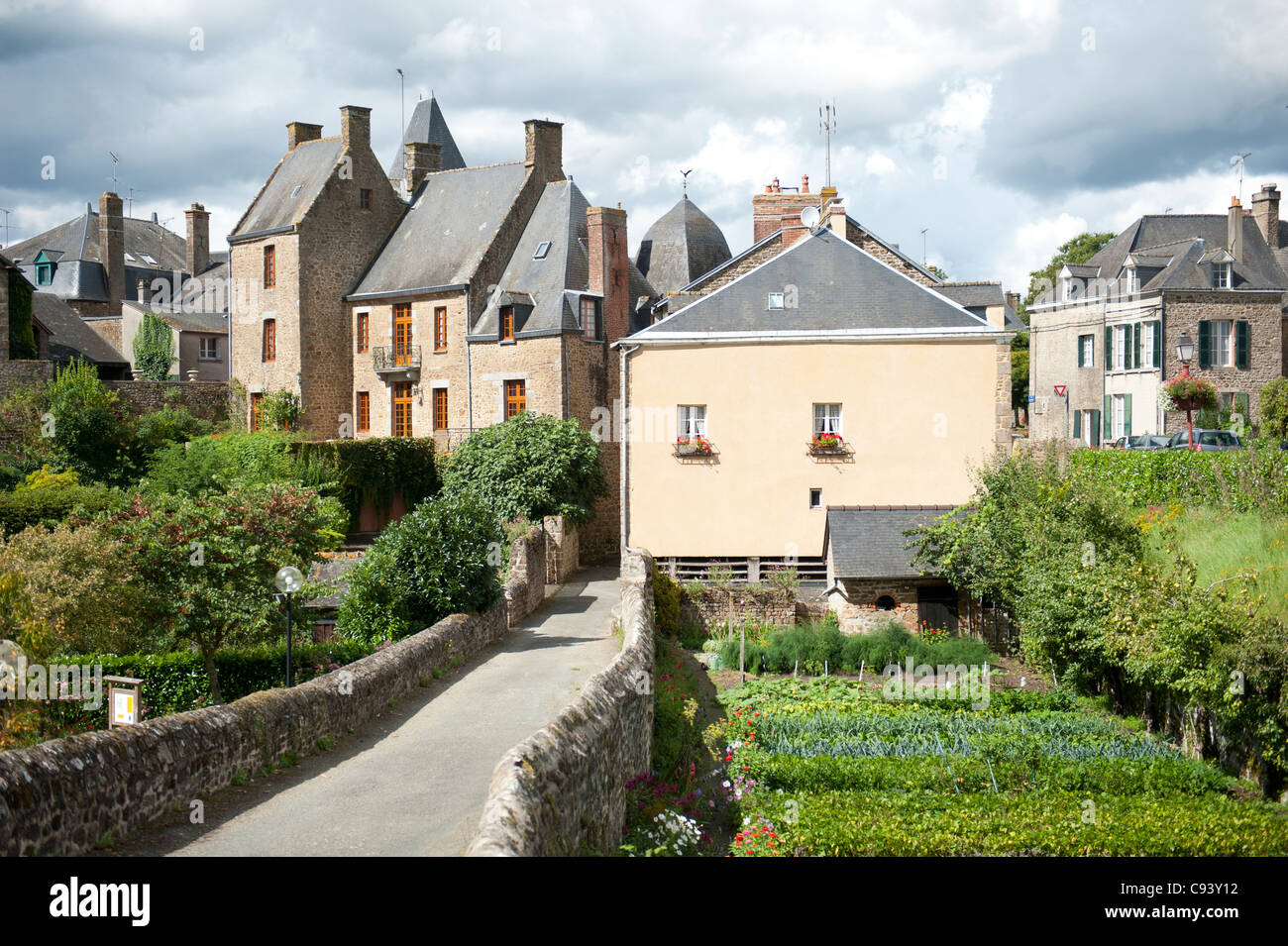 Lassay-les-Châteaux, a petite cité de caractère in the Mayenne ...