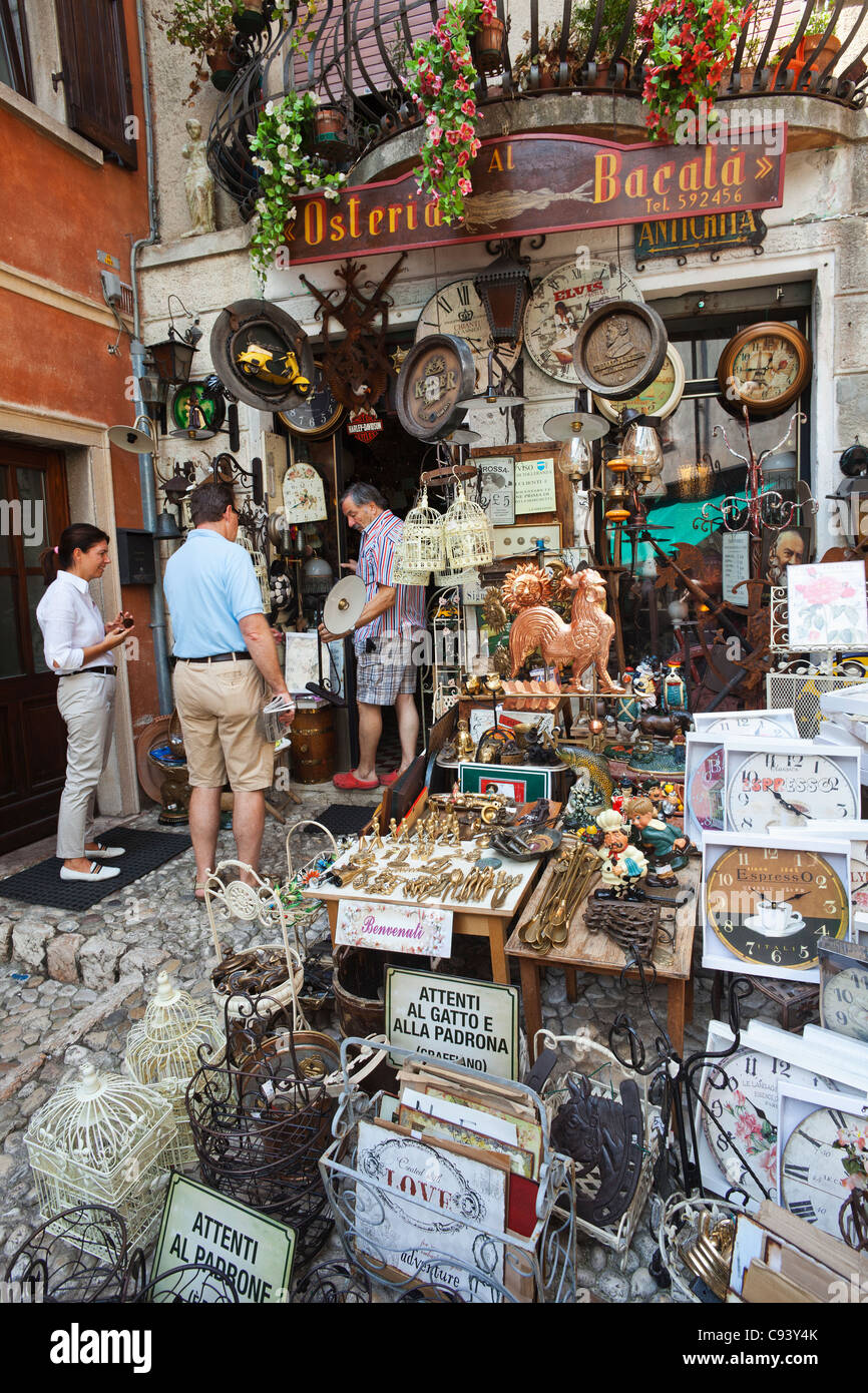 Italian antiques hi-res stock photography and images - Alamy