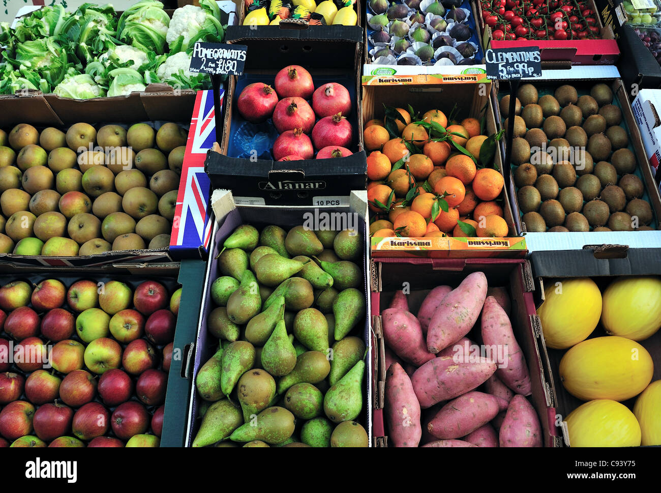 Fruit veg market stall hi-res stock photography and images - Alamy