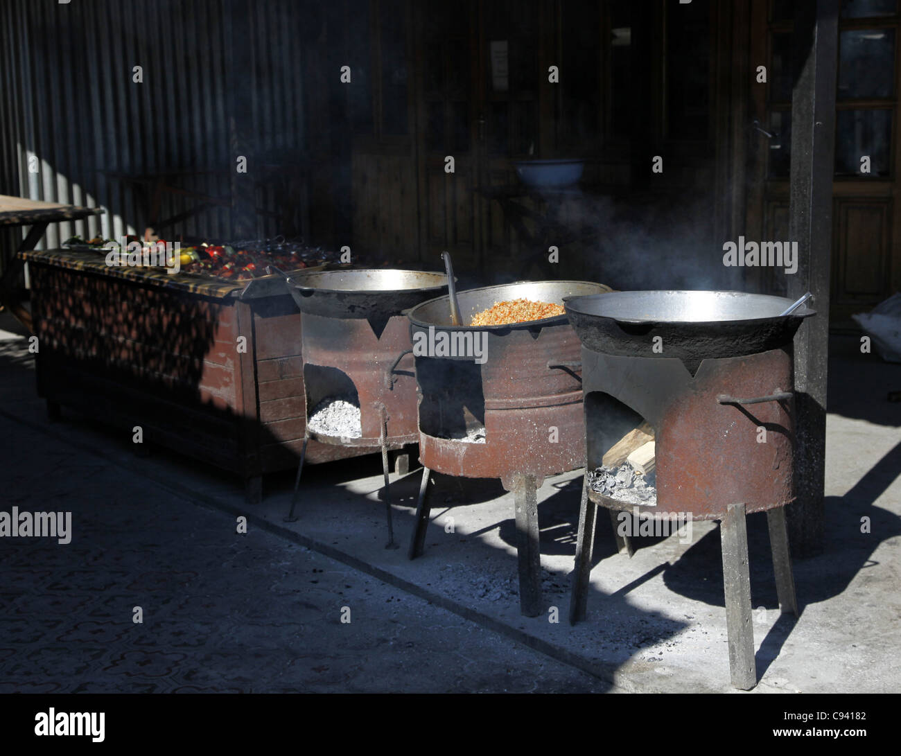 Cooking woks hi-res stock photography and images - Alamy