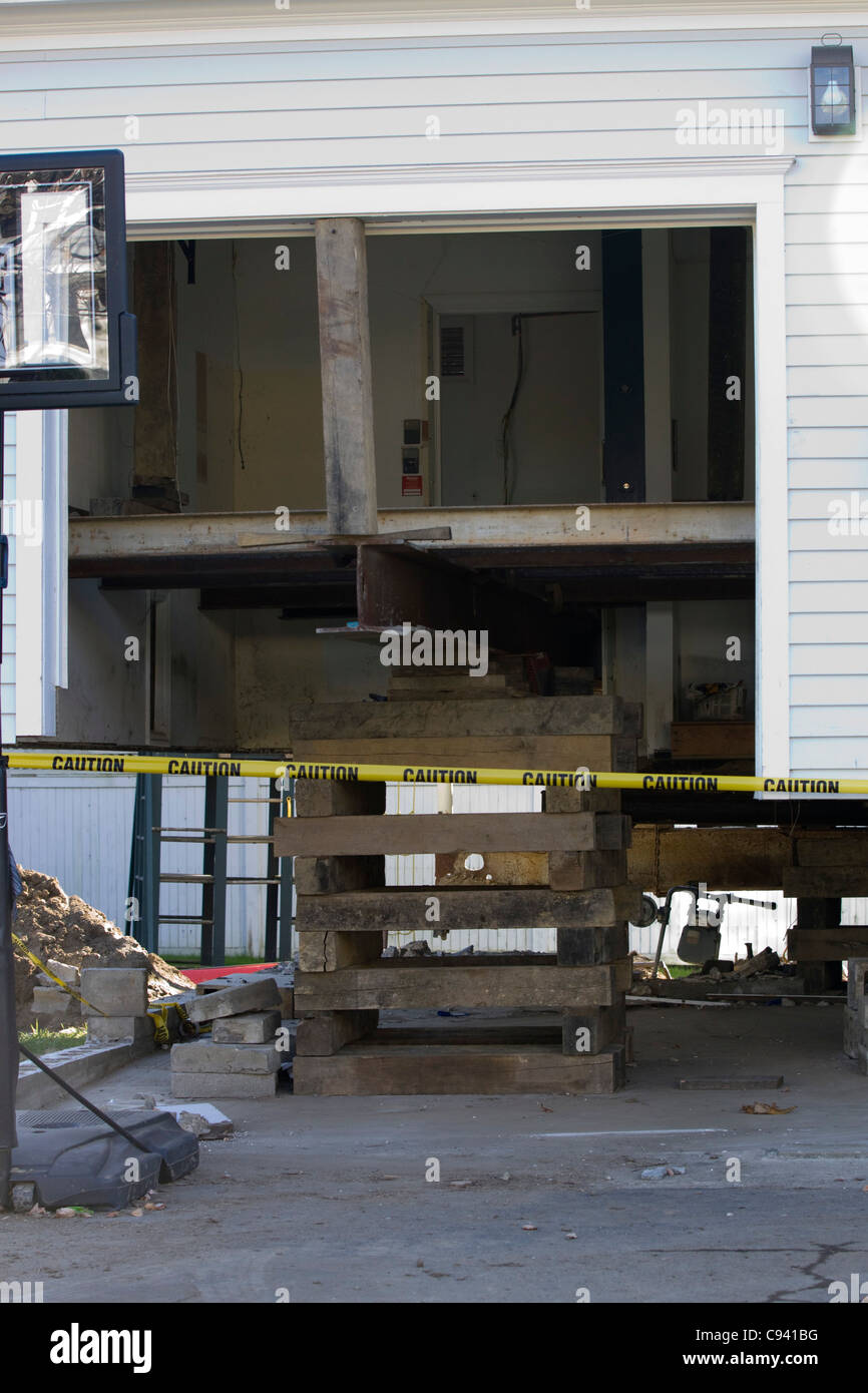 Cribbing hi-res stock photography and images - Alamy