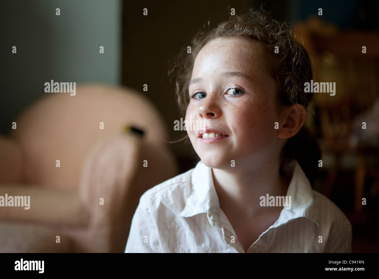Askance hi-res stock photography and images - Alamy