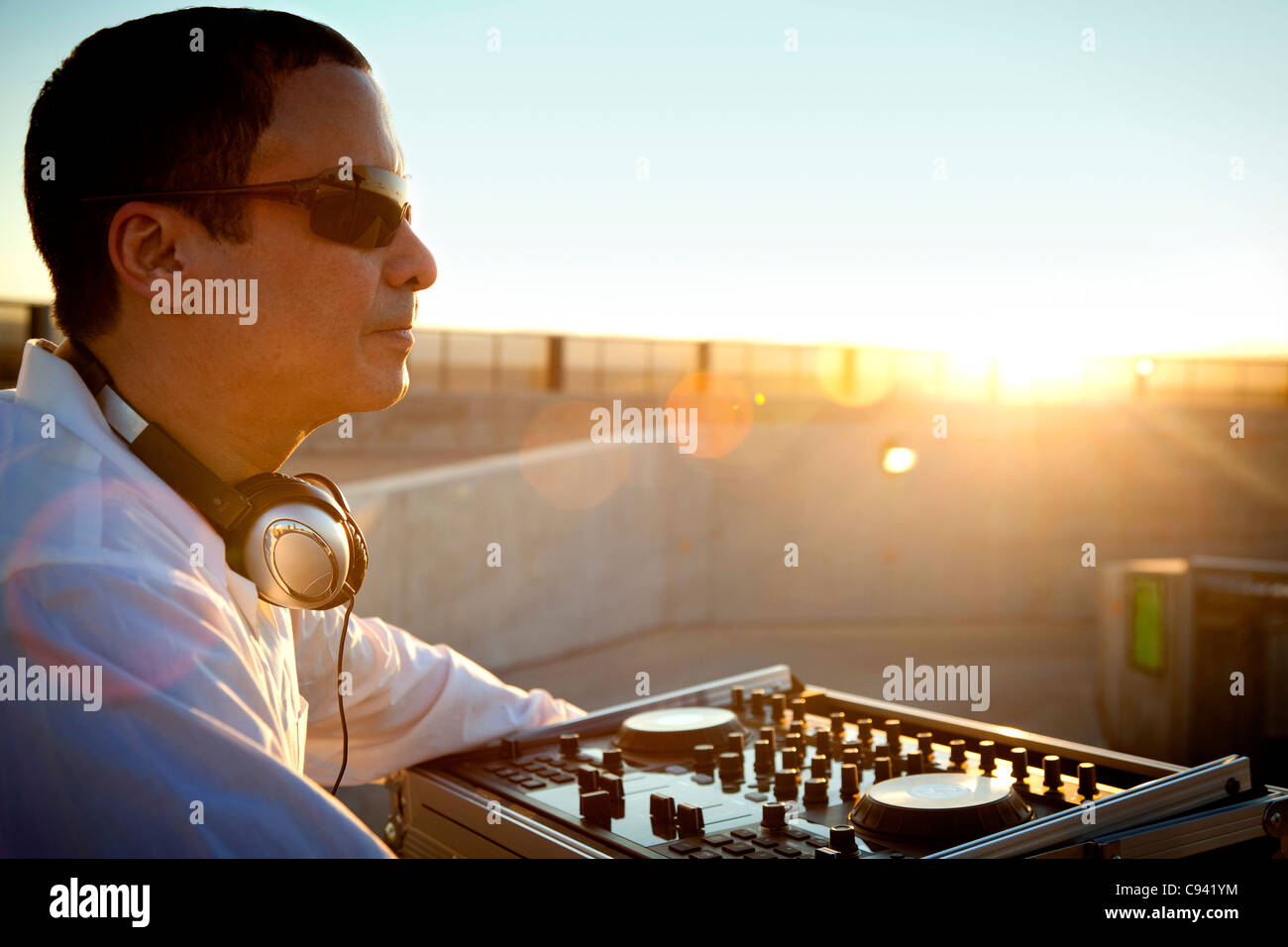 Djing hi-res stock photography and images - Alamy