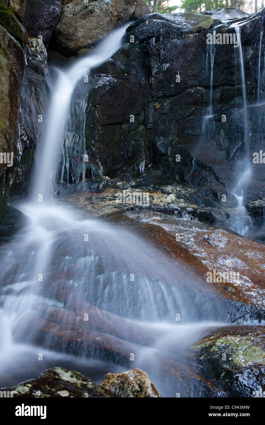 New england roadside waterfalls hi-res stock photography and images - Alamy