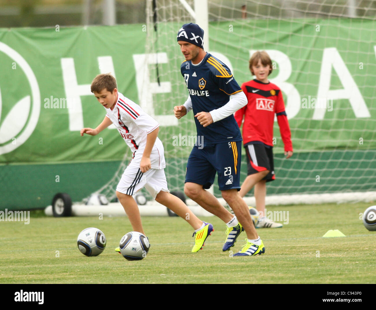 BROOKLYN BECKHAM & DAVID BECKHAM LA GALAXY TRIANING CARSON LOS ANGELES ...