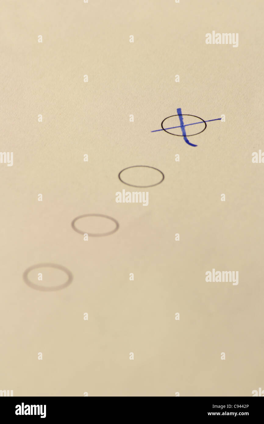 Circle and cross hi-res stock photography and images - Alamy