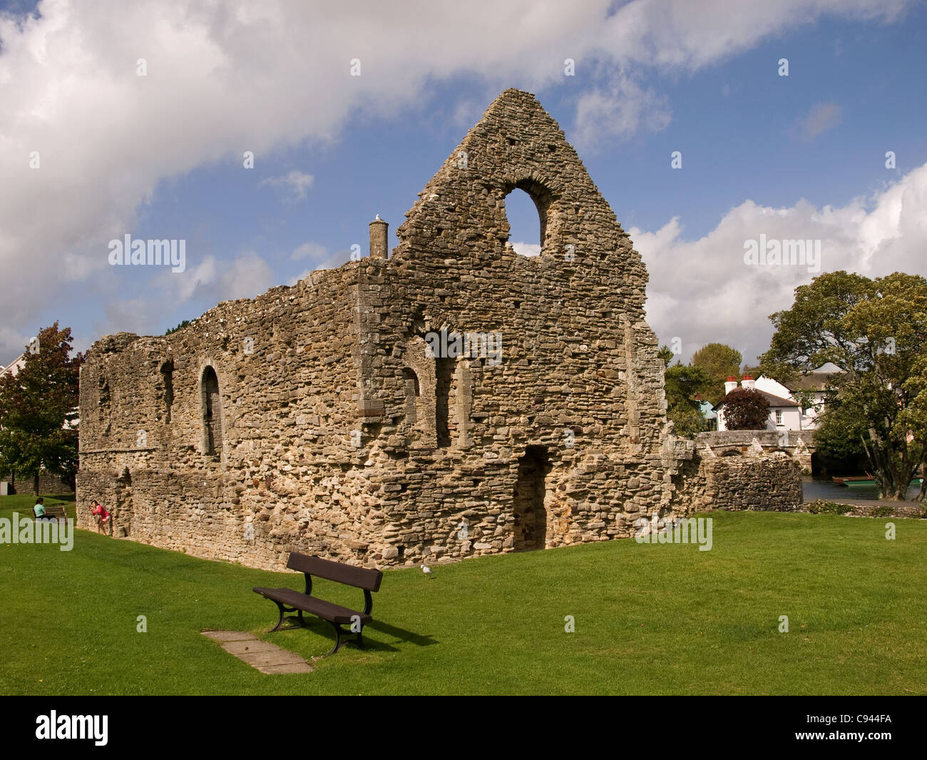 Christchurch ruins hi-res stock photography and images - Alamy