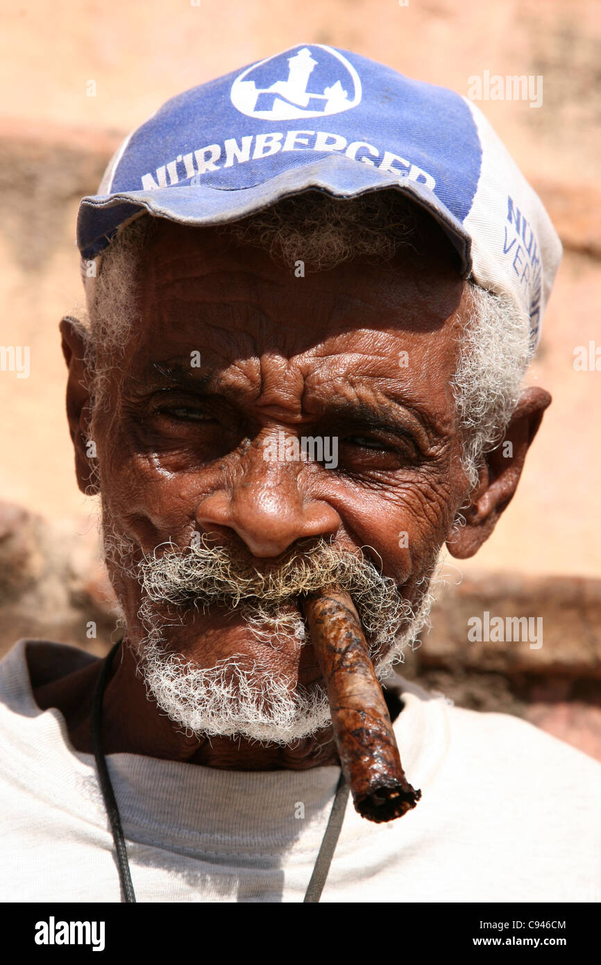 Cuban Man Old Cuban Man Cigar Smoker Cigar Stock Photos & Cuban Man Old ...