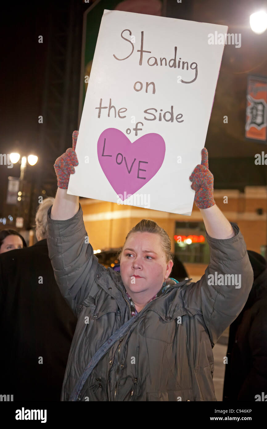 Detroit, Michigan - A group of religious leaders rallied outside Ford ...