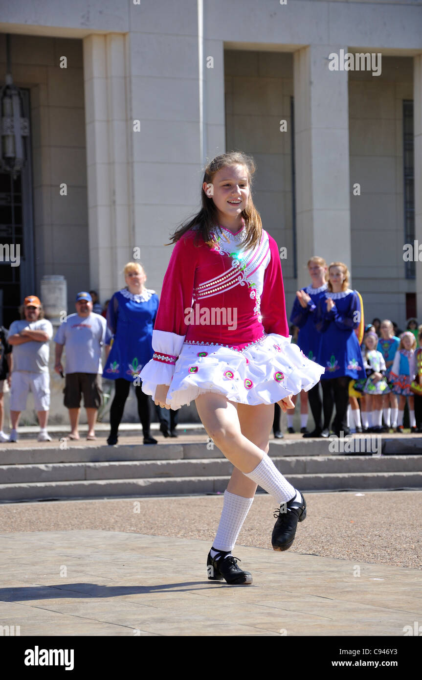 Child irish dancing hi-res stock photography and images - Alamy