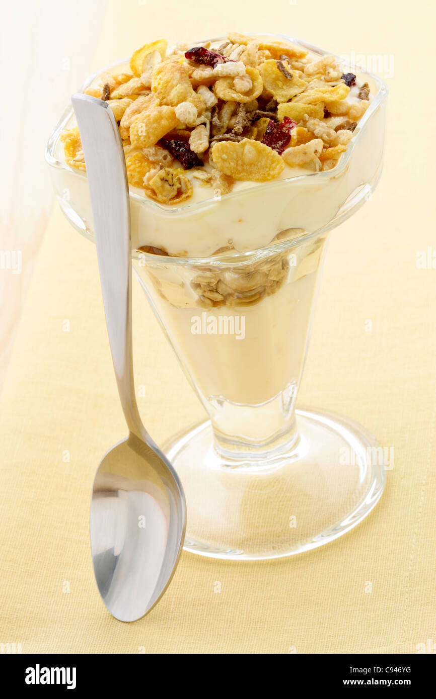 Crunchy granola and creamy yogurt hi-res stock photography and images ...