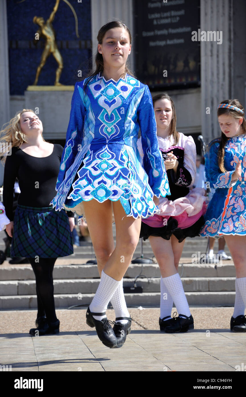 Irish traditional dancing Stock Photo - Alamy