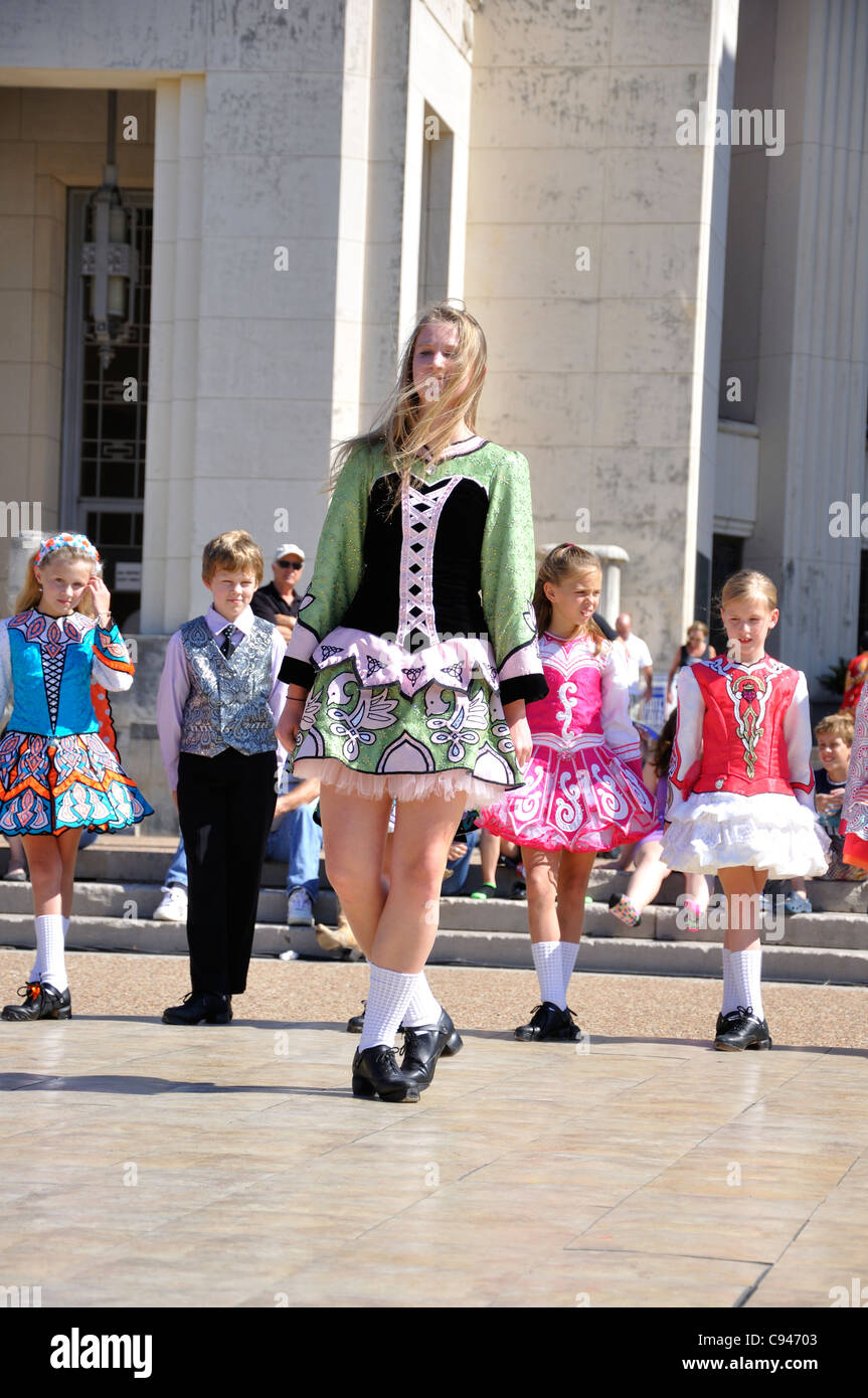 Irish traditional dancing Stock Photo - Alamy