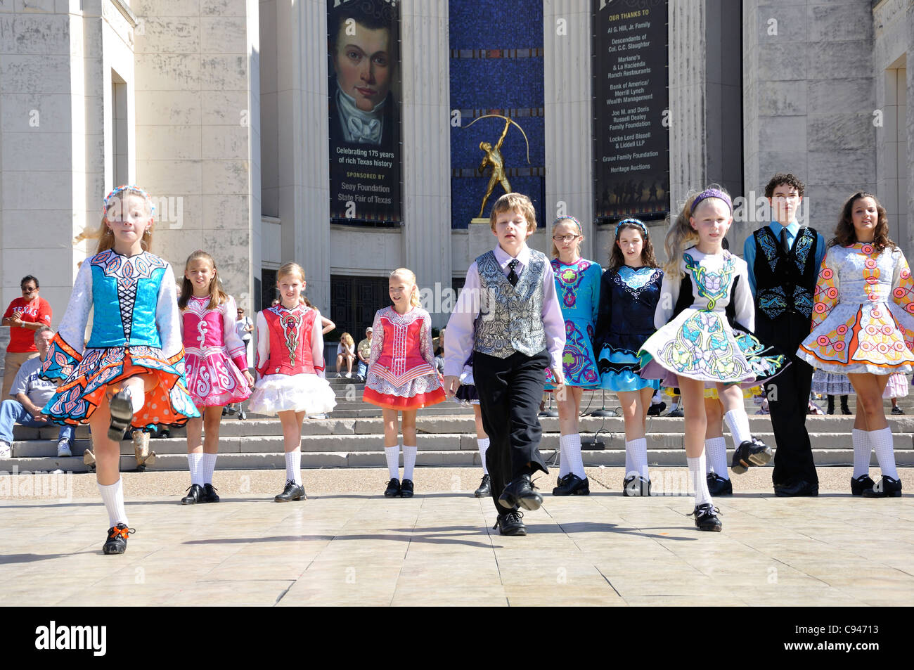 Irish traditional dancing Stock Photo - Alamy