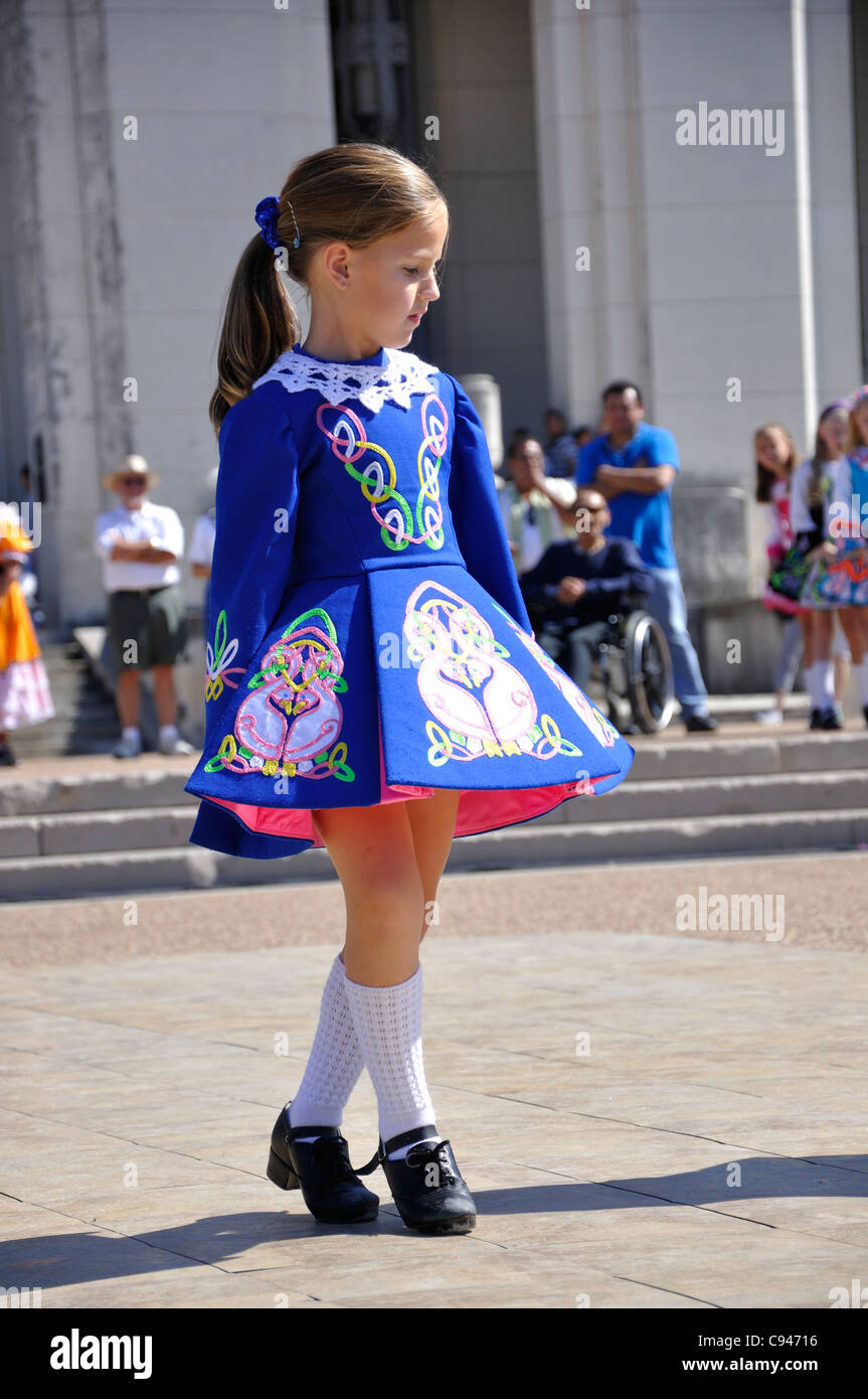 Irish traditional dancing Stock Photo - Alamy