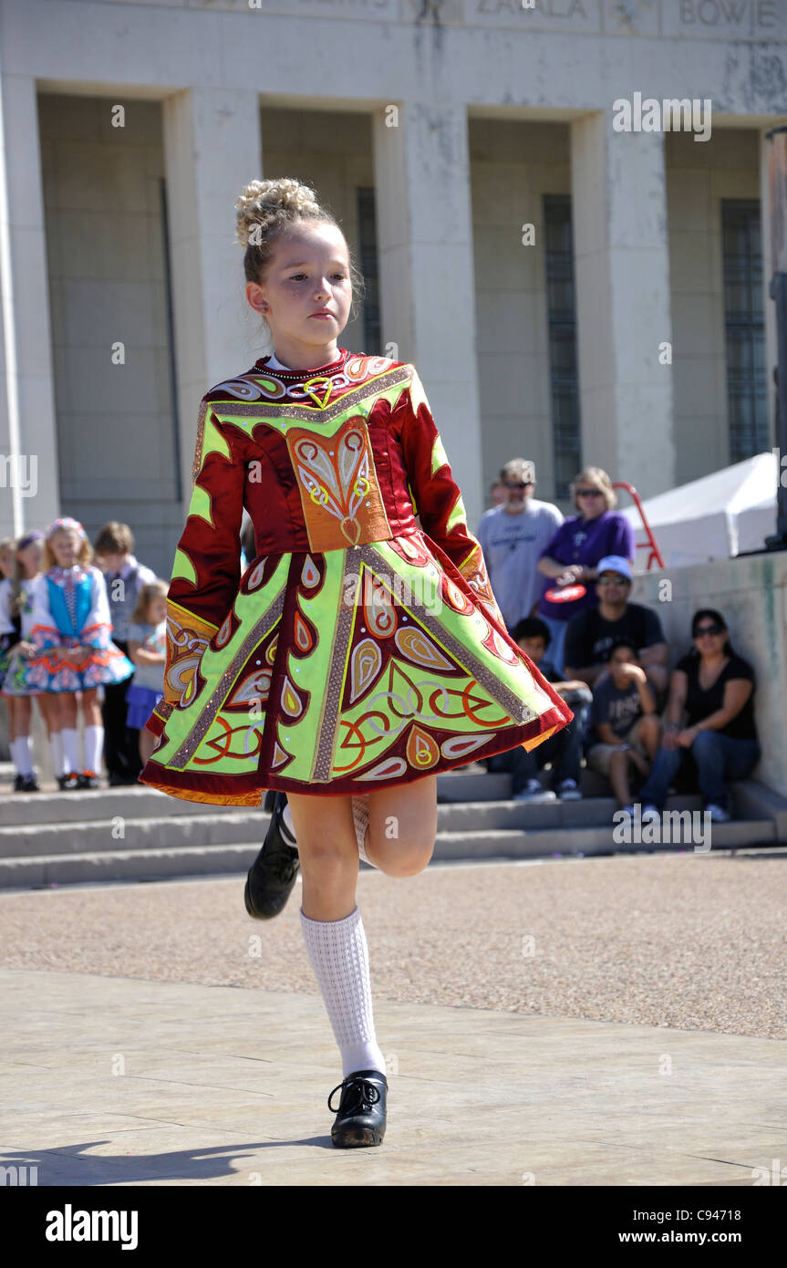 Irish traditional dancing Stock Photo - Alamy