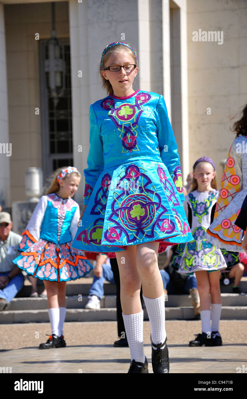 Irish traditional dancing Stock Photo - Alamy