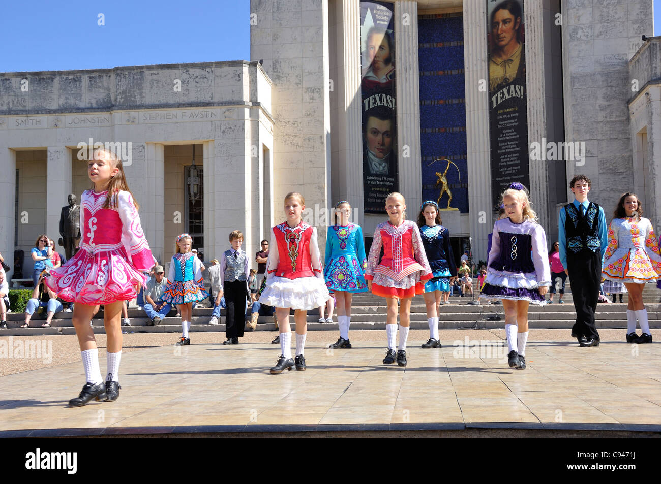 Irish traditional dancing Stock Photo - Alamy
