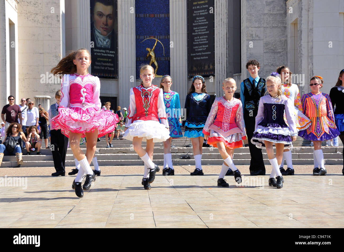 Irish dancers hi-res stock photography and images - Alamy