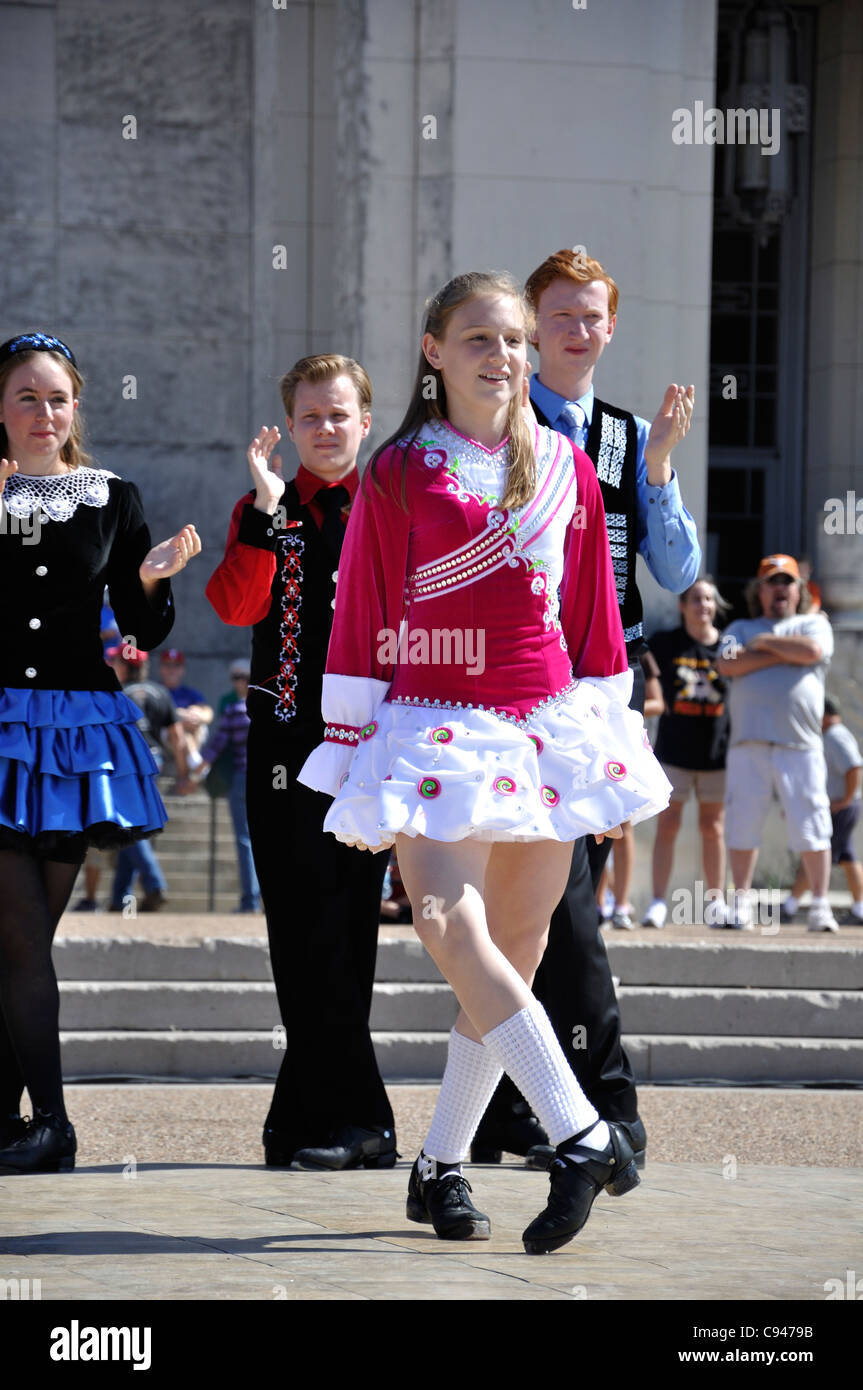 Irish traditional dancing Stock Photo - Alamy