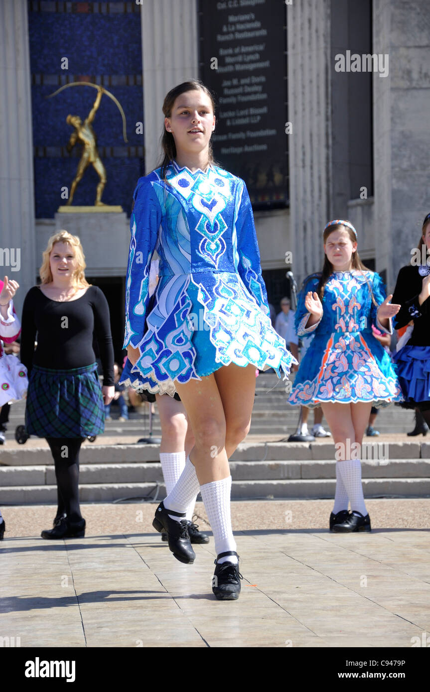 Irish traditional dancing Stock Photo - Alamy