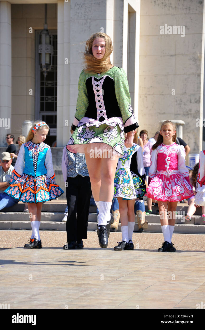 Irish traditional dancing Stock Photo - Alamy