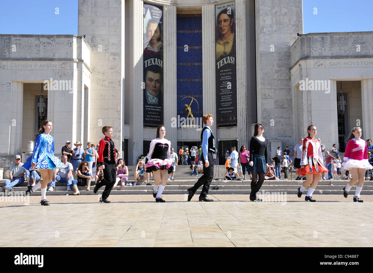 Irish traditional dancing Stock Photo - Alamy
