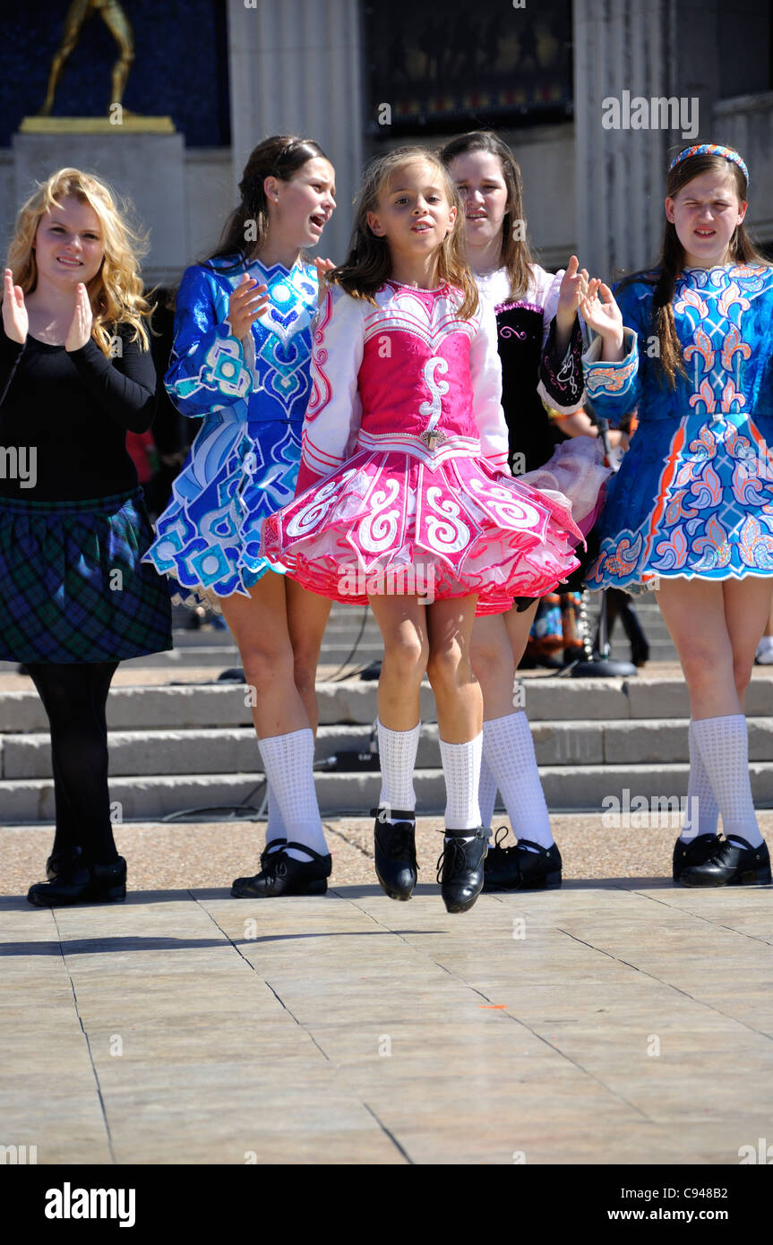Irish traditional dancing Stock Photo - Alamy
