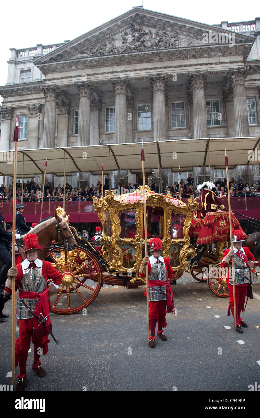 The golden carriage city of london hi-res stock photography and images ...