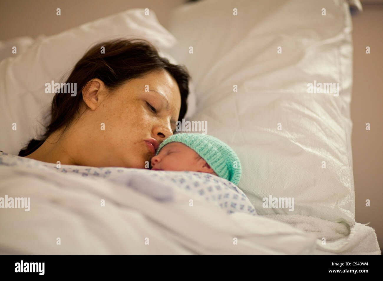 Baby in hospital hi-res stock photography and images - Alamy