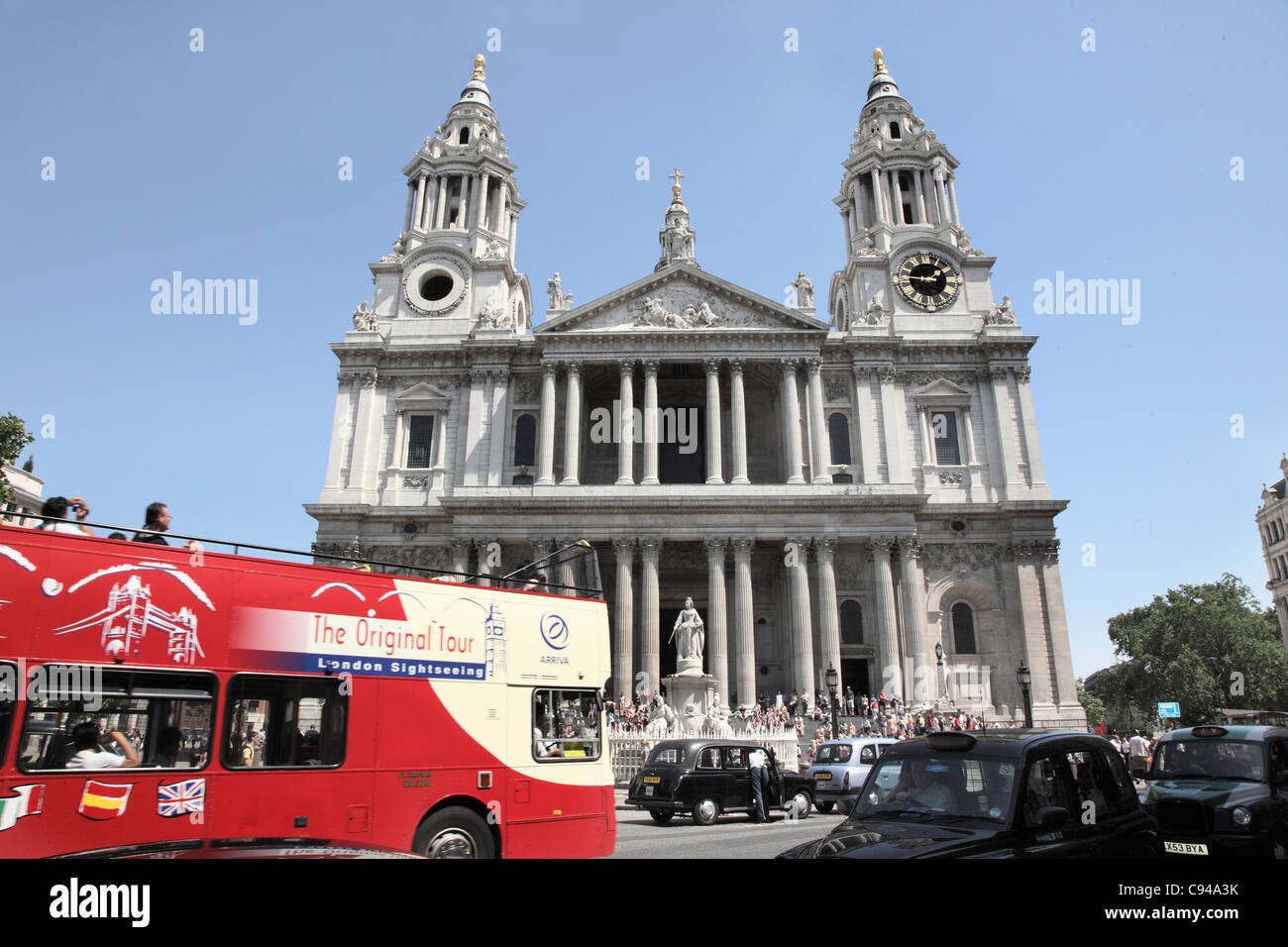 Open top bus hi-res stock photography and images - Alamy