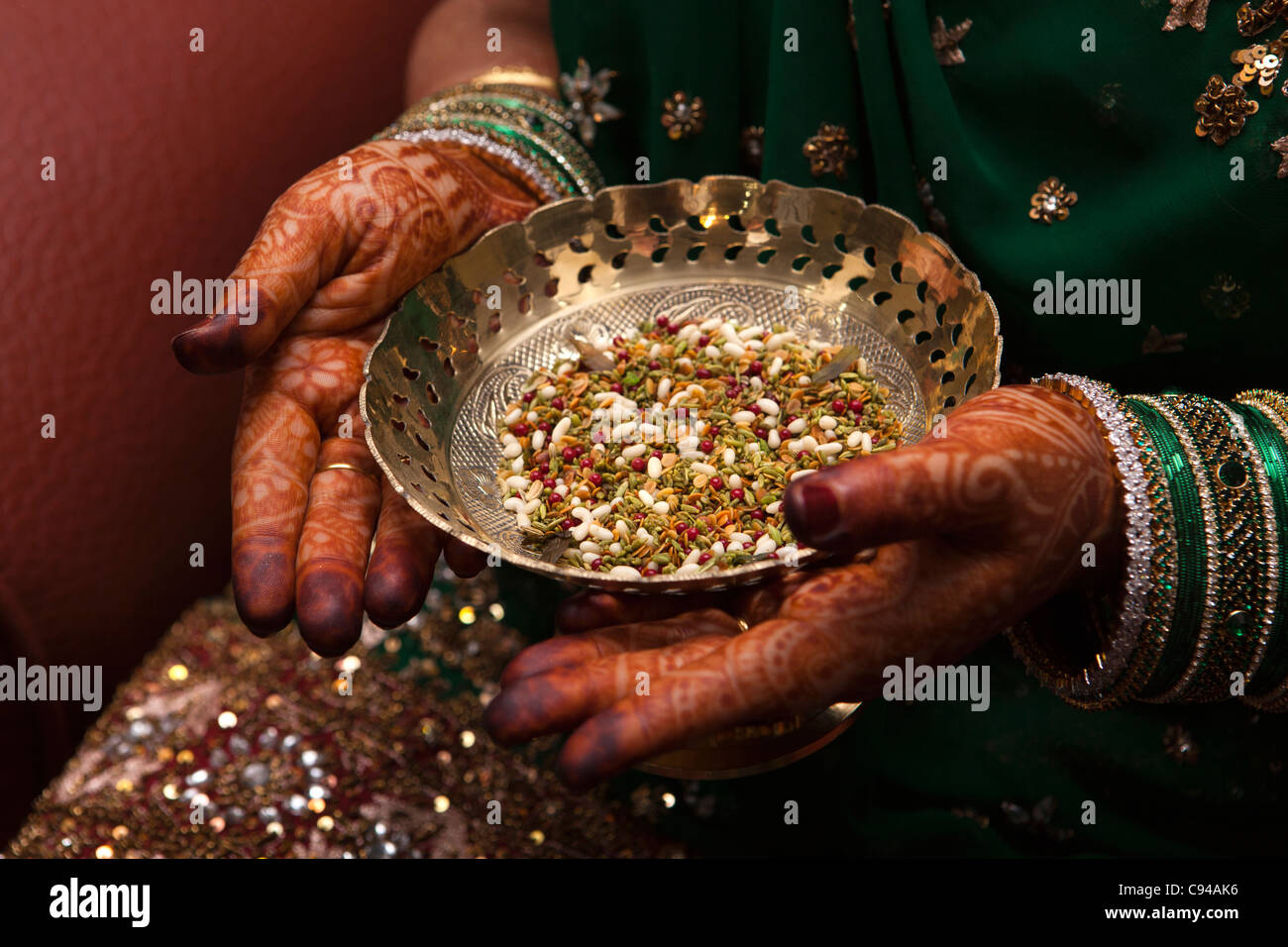 Mehndi indian patterns hi-res stock photography and images - Alamy