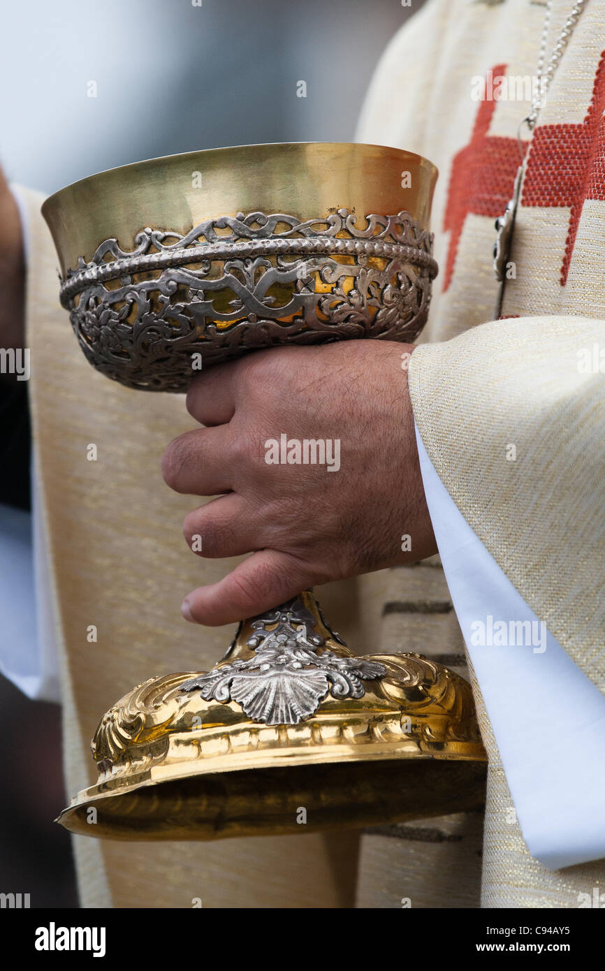 The catholic priest Stock Photo - Alamy