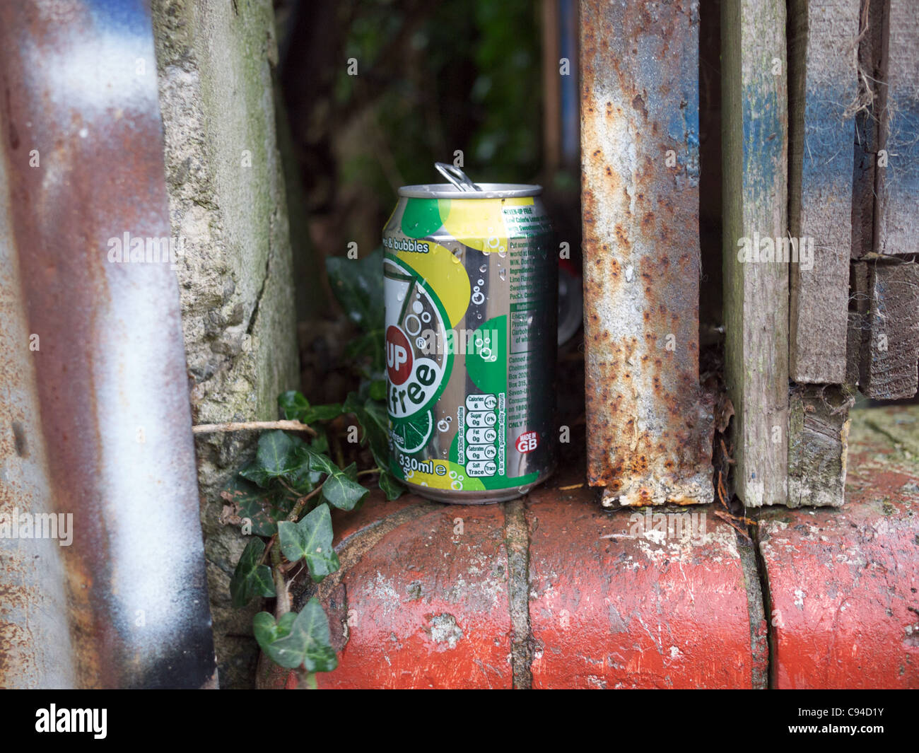Discarded fizzy drink can hi-res stock photography and images - Alamy