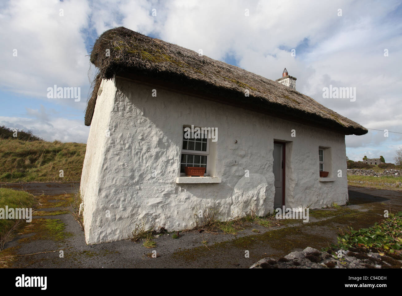 Poor house irish hi-res stock photography and images - Alamy