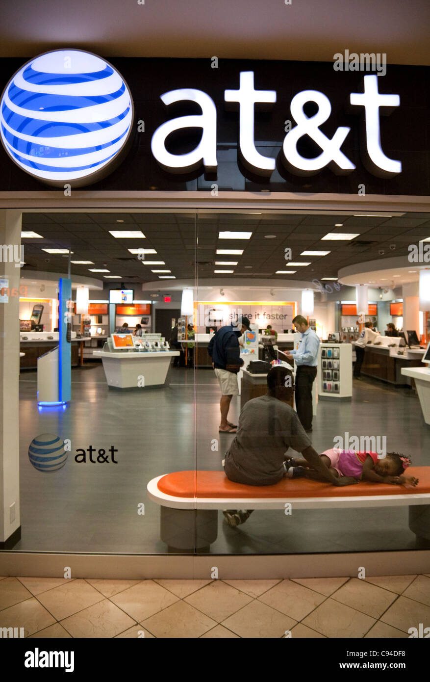 AT and T telecommunications store, Montgomery mall, Washington DC USA ...