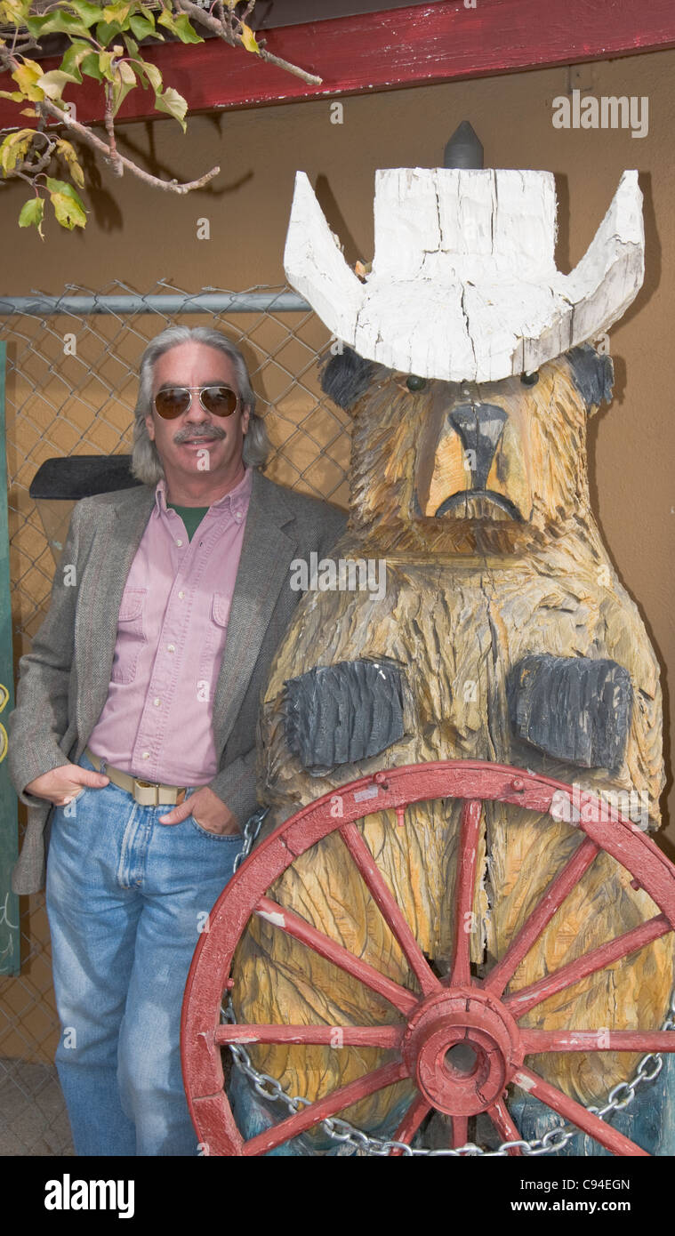 Ruidoso carved bear hi-res stock photography and images - Alamy