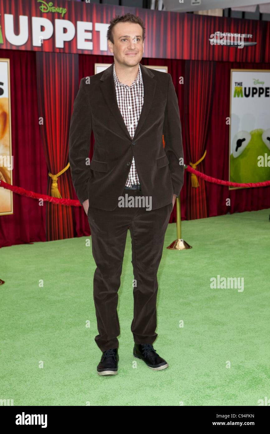 Jason Segal at arrivals for THE MUPPETS Premiere, El Capitan Theatre ...