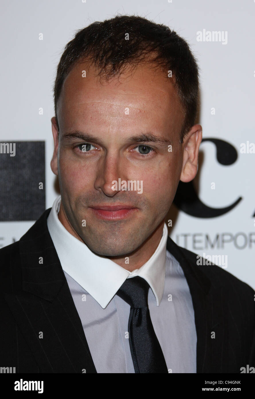 JONNY LEE MILLER 2011 MOCA GALA DOWNTOWN LOS ANGELES CALIFORNIA USA 12 ...