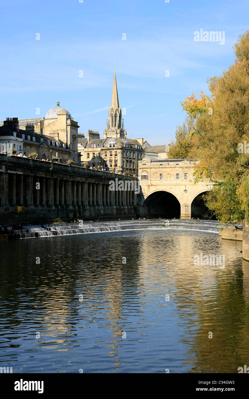 The Weir and Pultney Bridge in Bath Stock Photo - Alamy