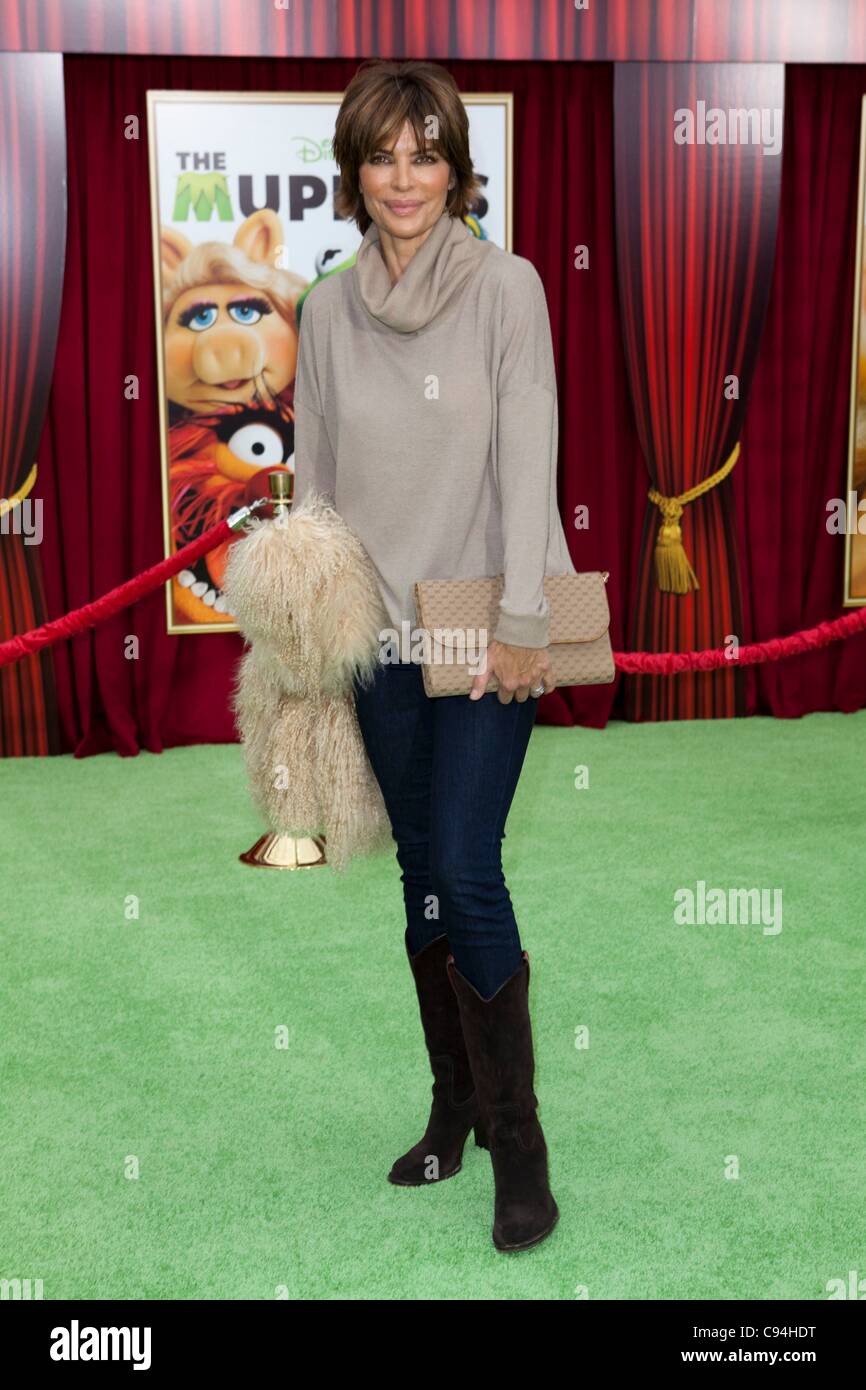 Lisa Rinna at arrivals for THE MUPPETS Premiere, El Capitan Theatre ...