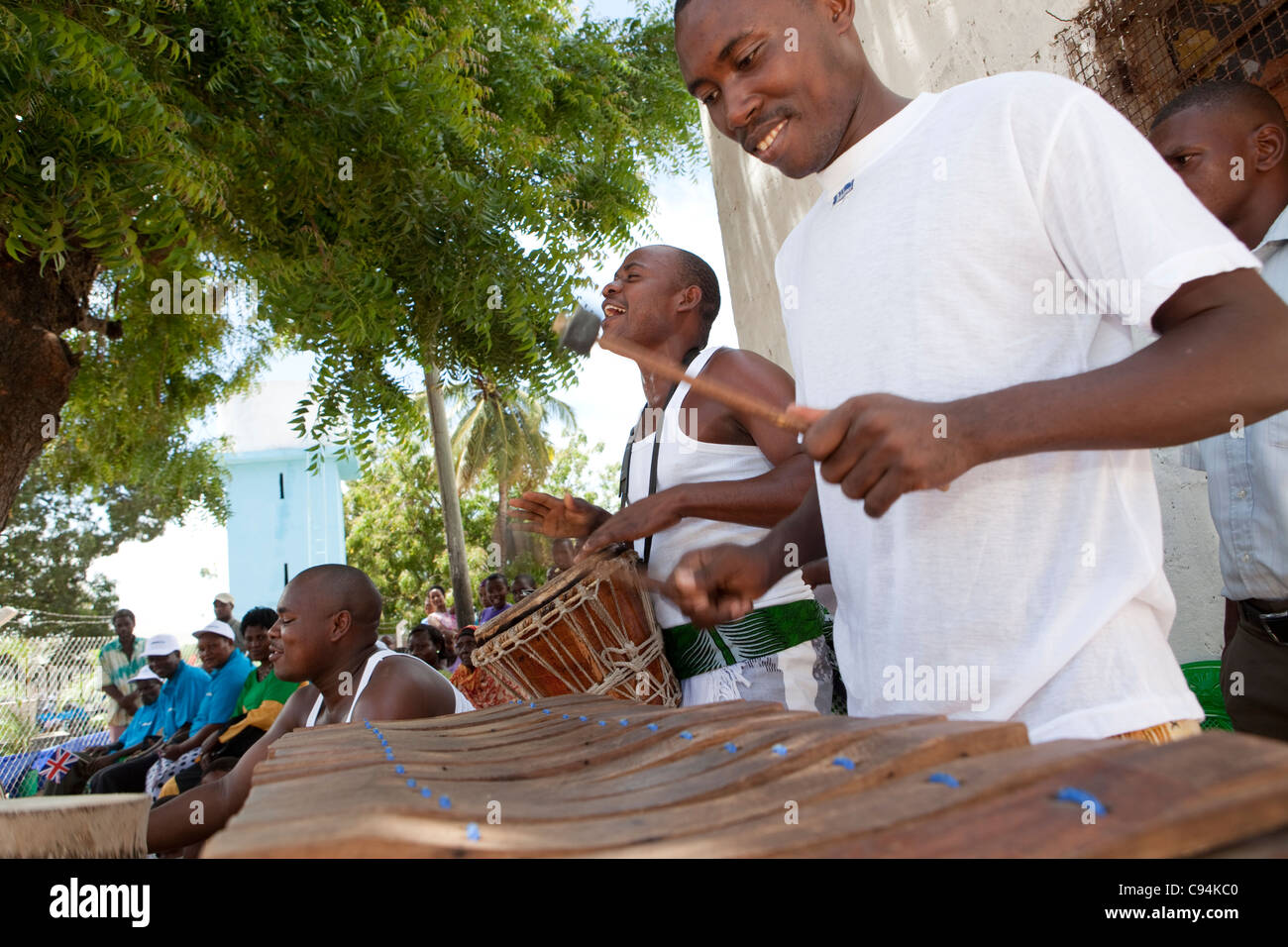People musicians marimba hi-res stock photography and images - Alamy