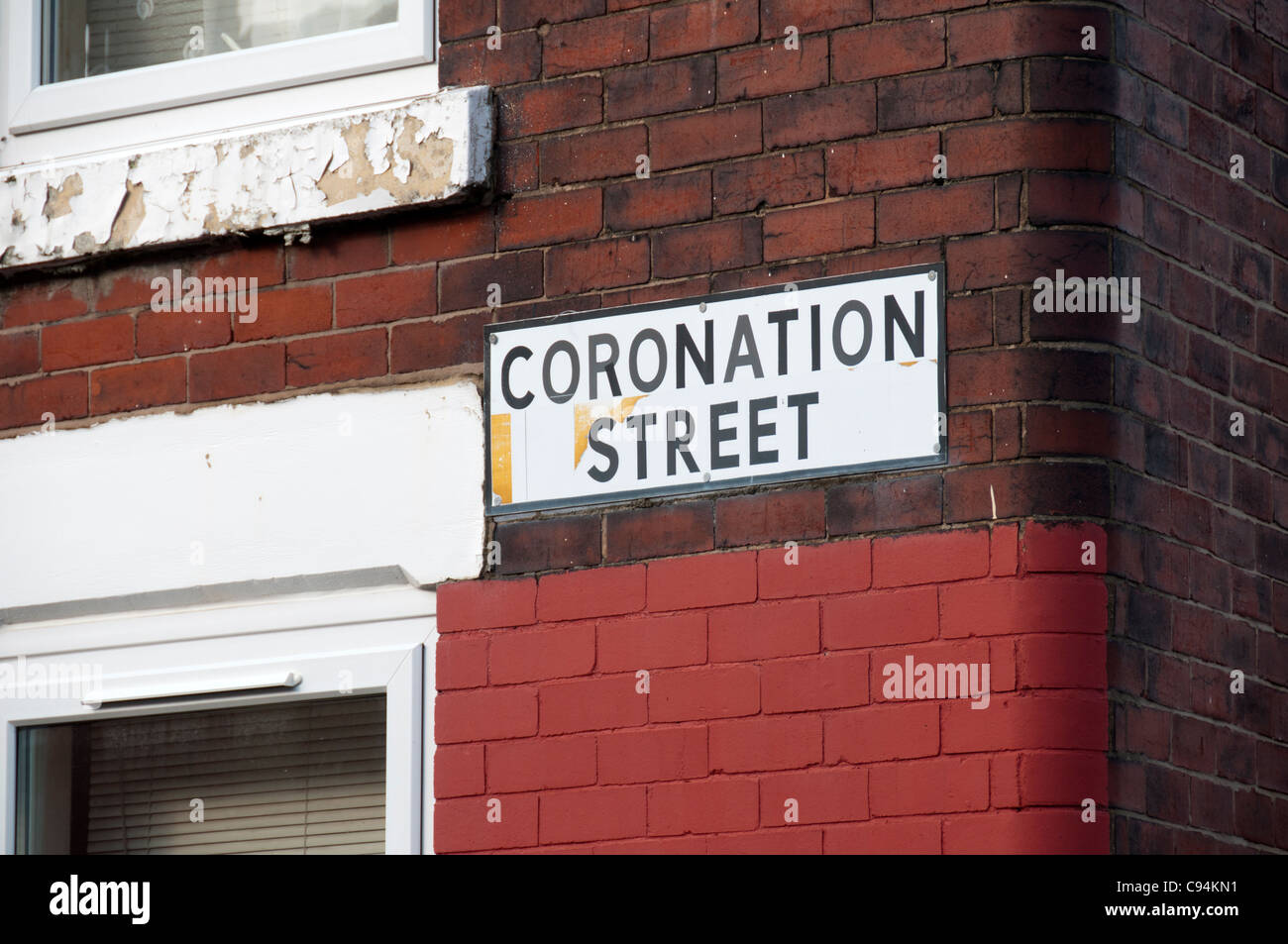 Coronation street sign hi-res stock photography and images - Alamy