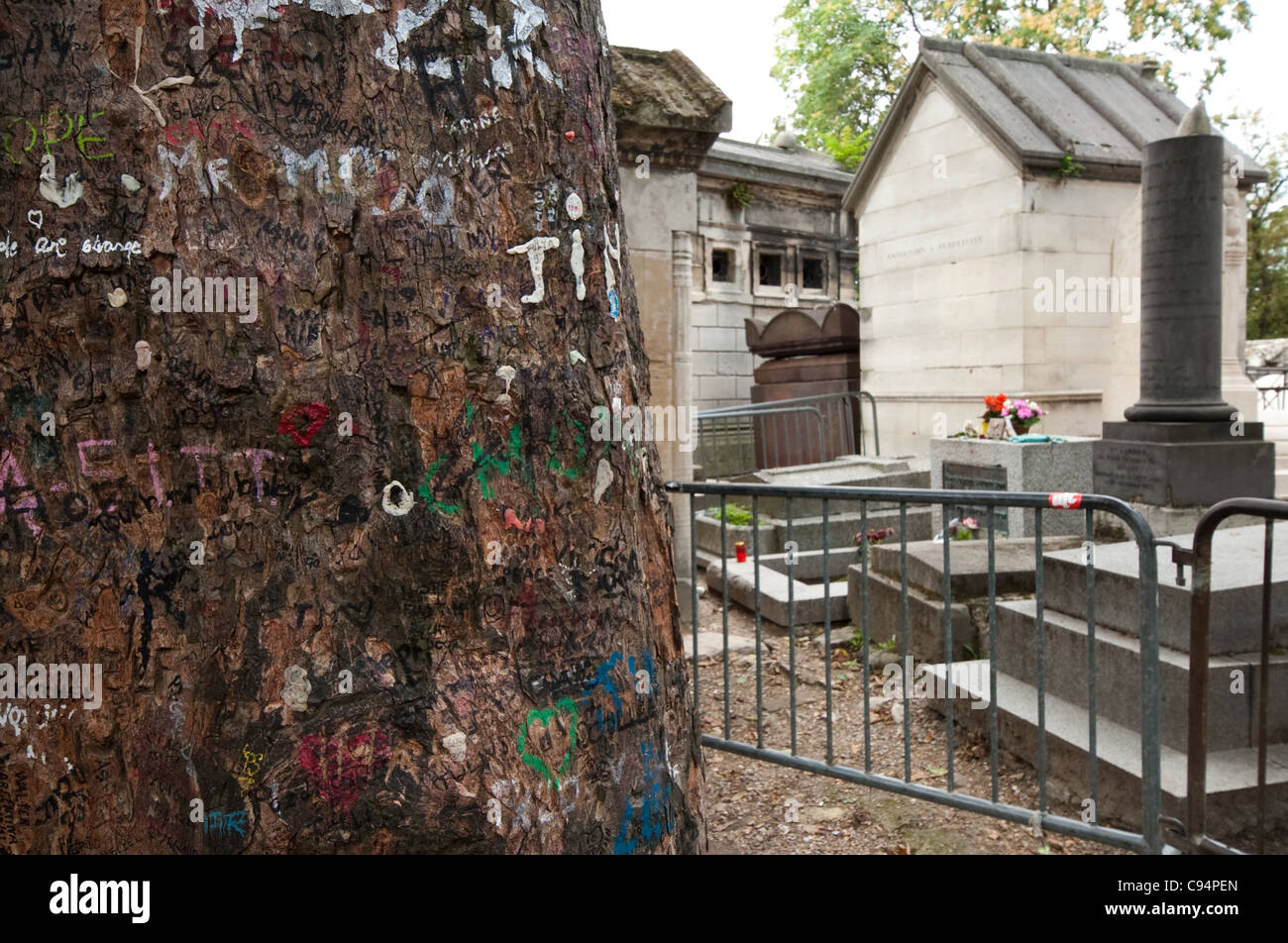 Jim morrisons grave pere lachaise cemetery hi-res stock photography and ...