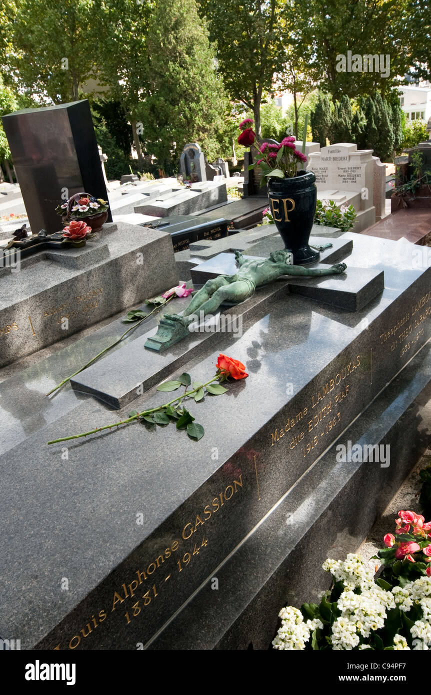 Grave of Edith Piaf Cemetery Pere Lachaise Paris France Stock Photo - Alamy