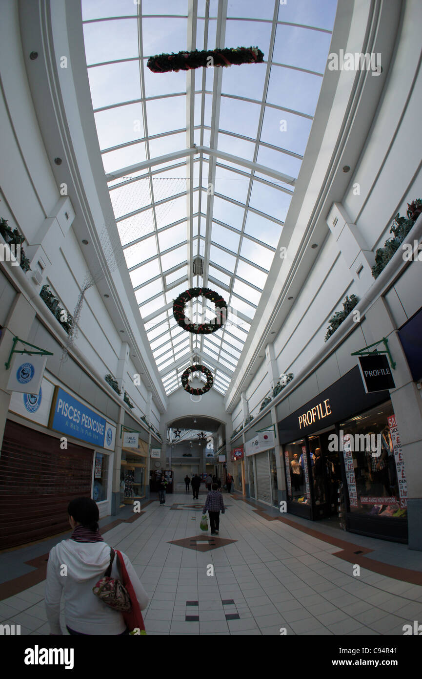 A local shopping center Stock Photo - Alamy